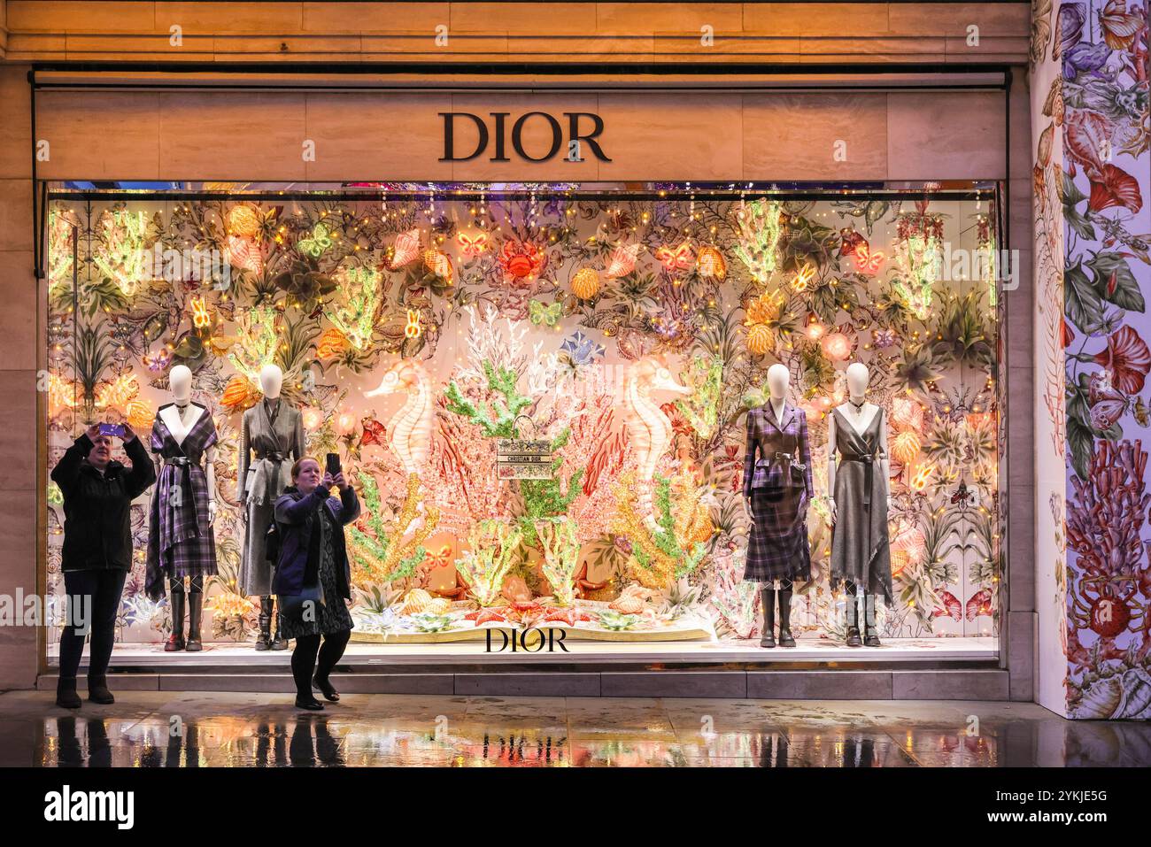 London, UK. 18th Nov, 2024. People admire and take selfies with the ...