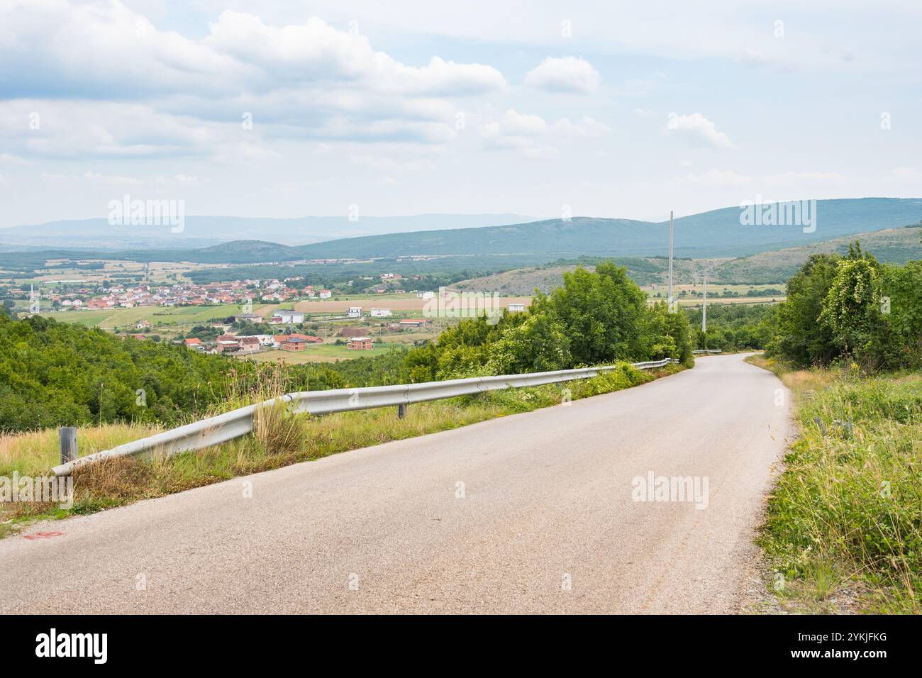 Road in rural area hi-res stock photography and images - Alamy