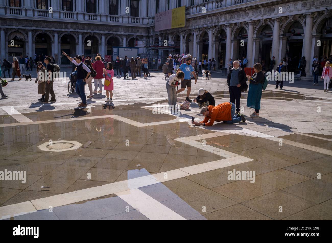 St mark's square venice flooding hi-res stock photography and images ...
