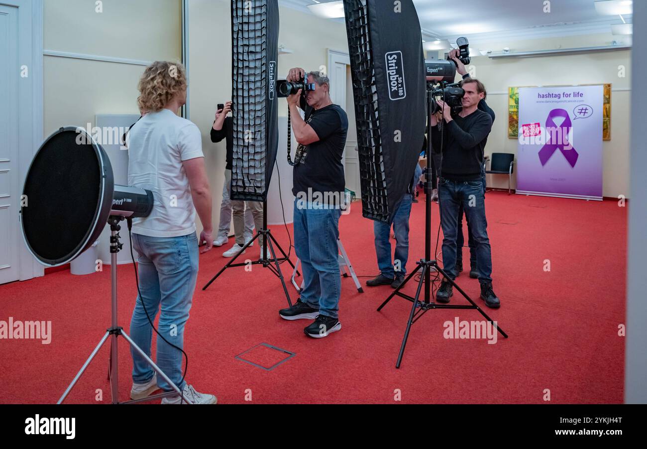 20241118 Fotoshooting mit Manfred Baumann fuer den DAC Kalender WIEN ...