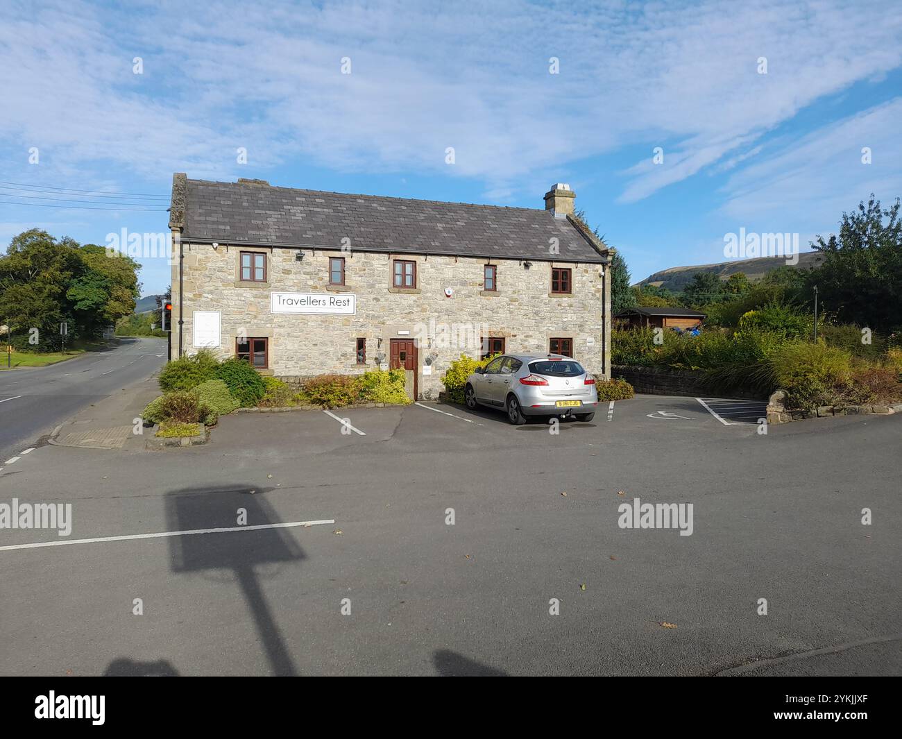 Pub in peak district hi-res stock photography and images - Alamy