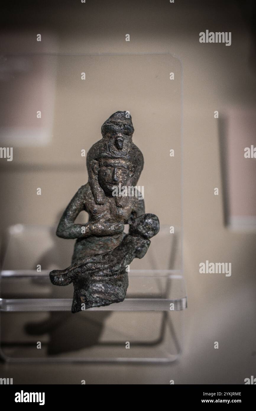 Infant horus hi-res stock photography and images - Alamy