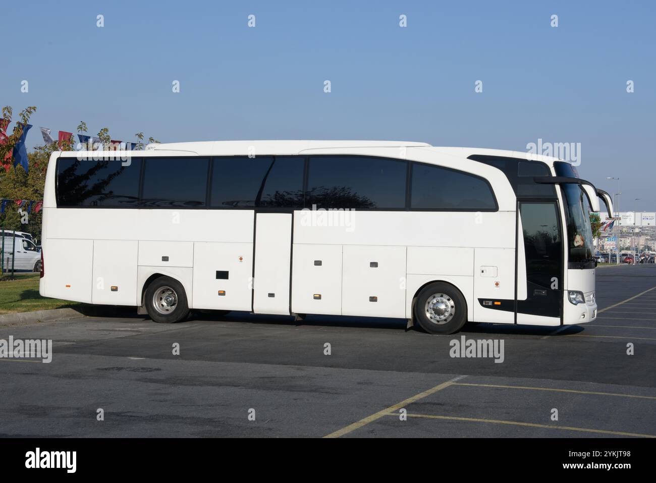 ISTANBUL, TURKEY - NOVEMBER 2, 2024: Zero emission coach bus Mercedes ...