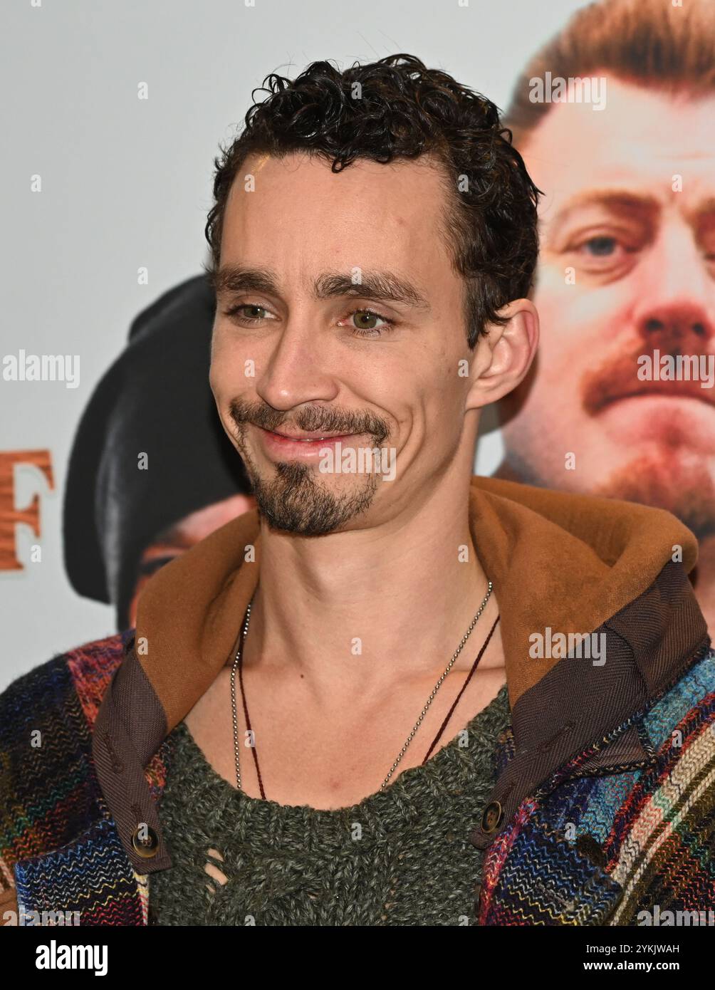 Robert sheehan umbrella academy hi-res stock photography and images - Alamy