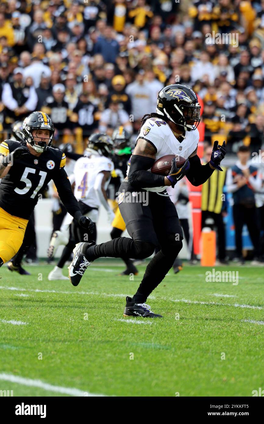 Baltimore Ravens Derrick Henry (22) carries the ball during an NFL ...