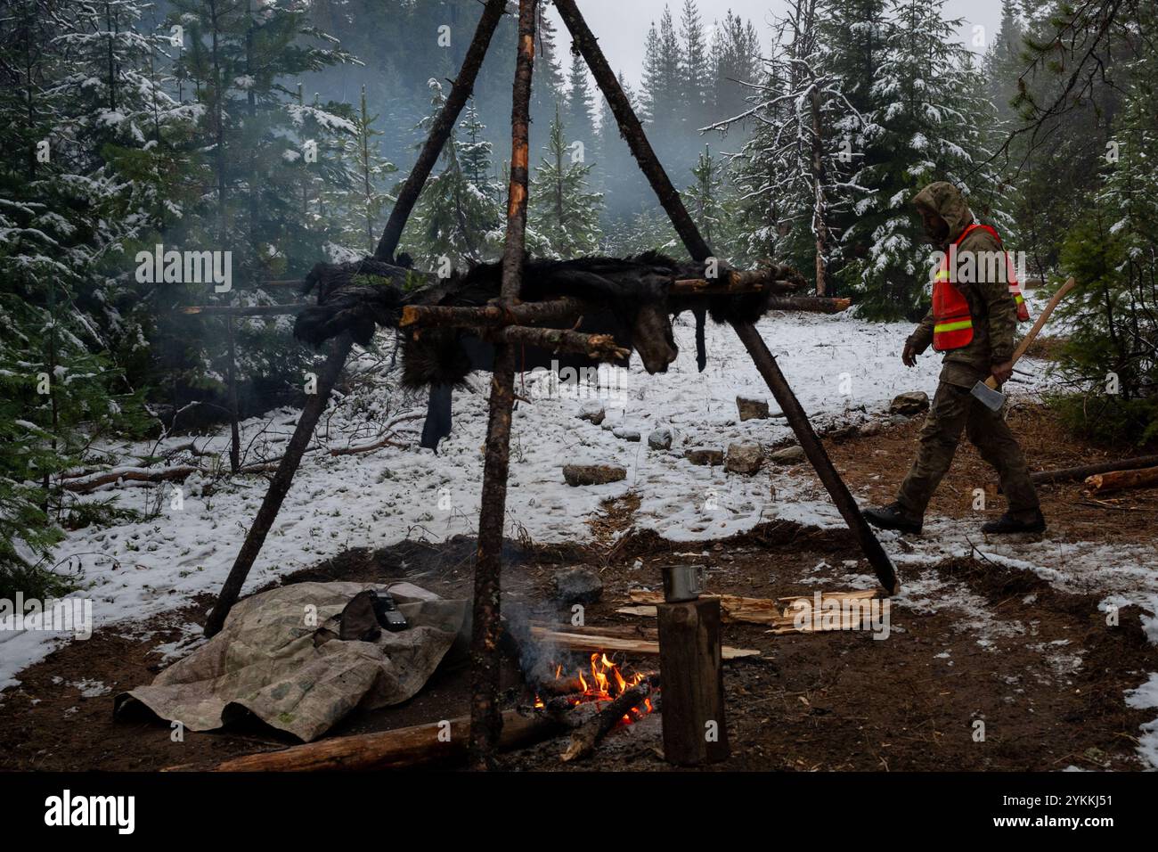U.S. Air Force members participating in Survival, Evasion, Resistance ...