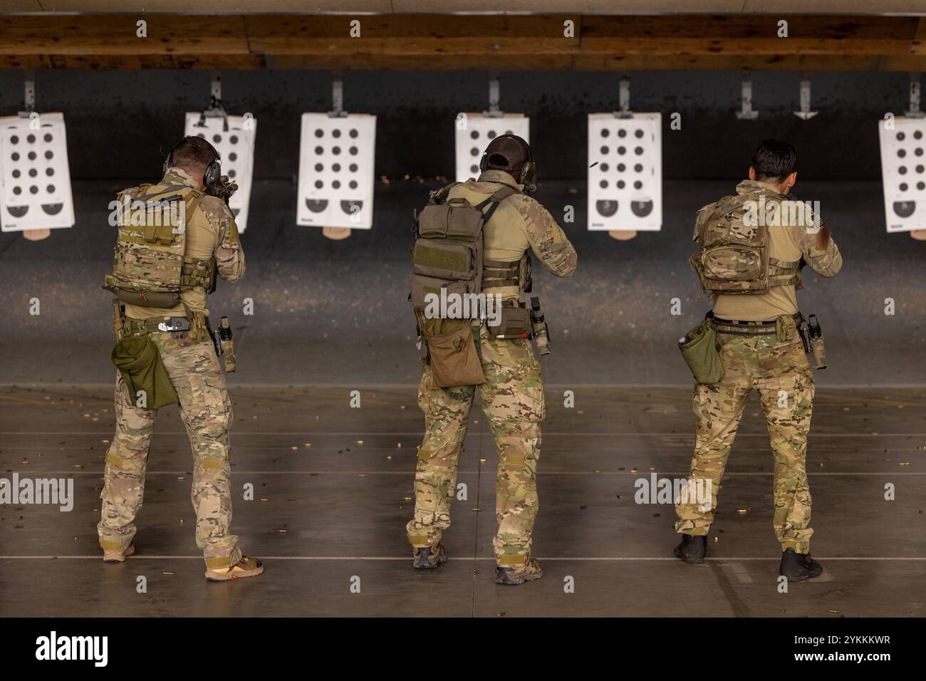 Marine Raiders with Marine Forces Special Operations Command conduct a ...