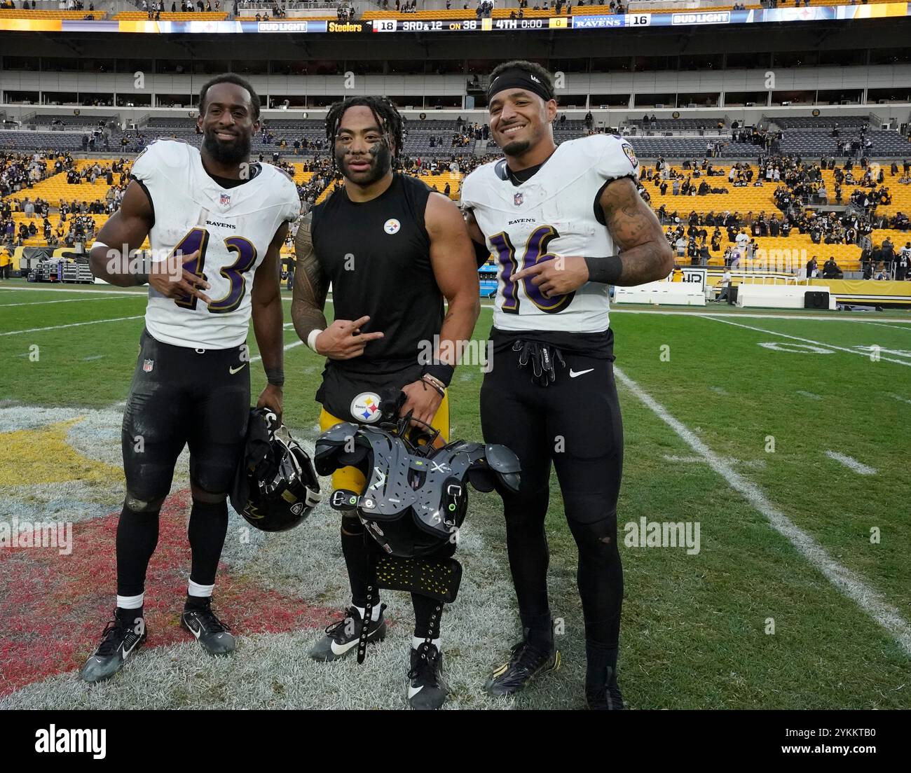 Pittsburgh, Pa, USA. 17th Nov, 2024. November 17, 2024: Jaylen Warren ...