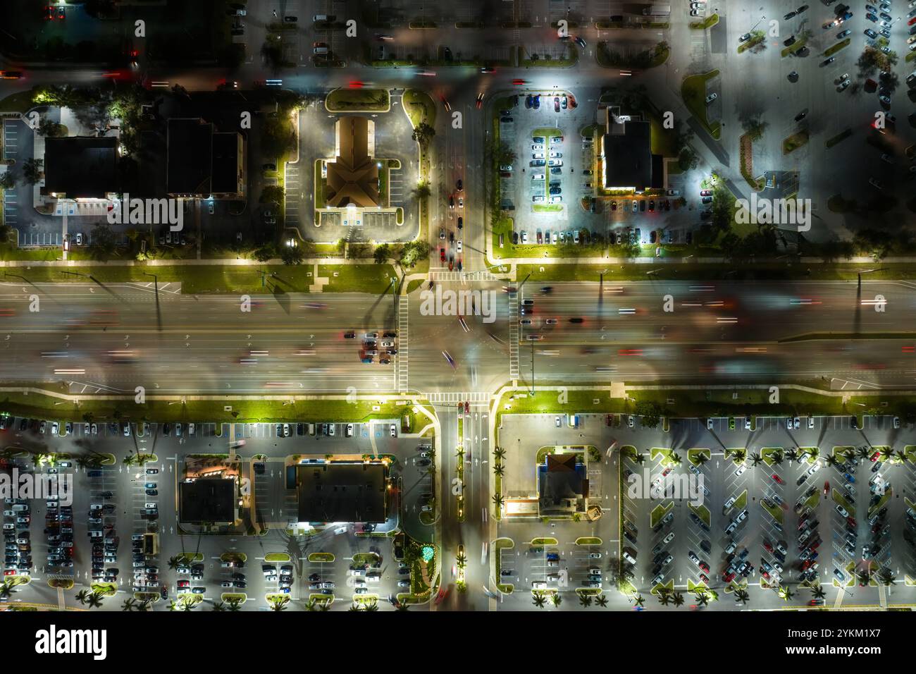 Traffic rush shopping malls small hi-res stock photography and images ...