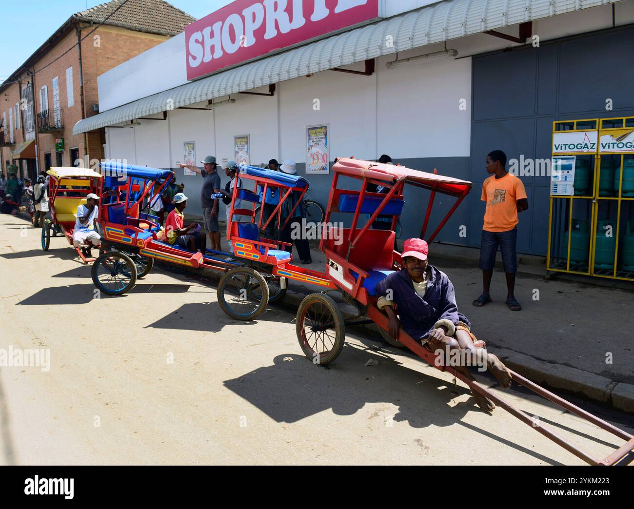 Pousse pousse in antsirabe hi-res stock photography and images - Alamy