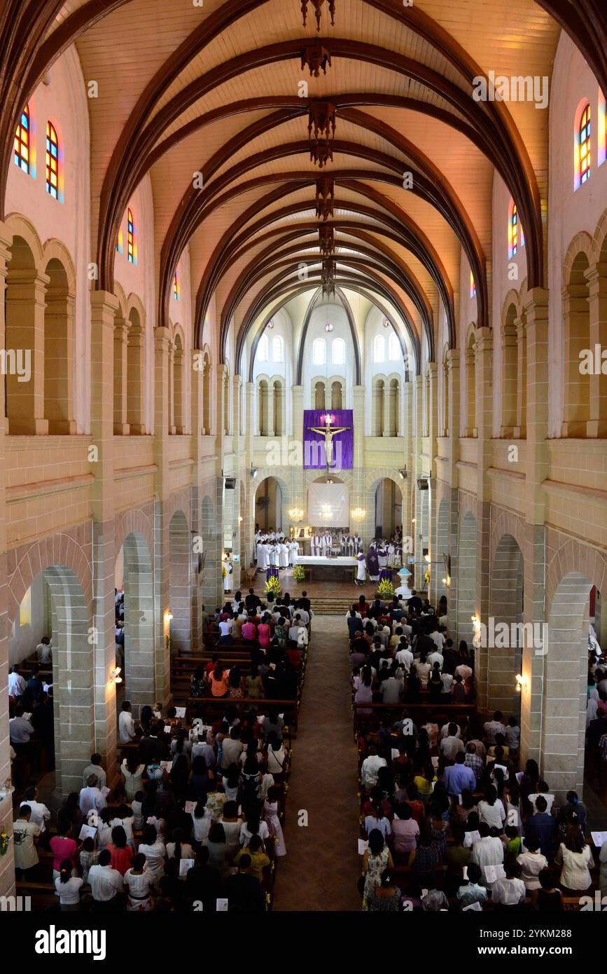 Prayers at the FJKM Avaratr'Andohalo church ( Jesuits ) in Antananarivo ...