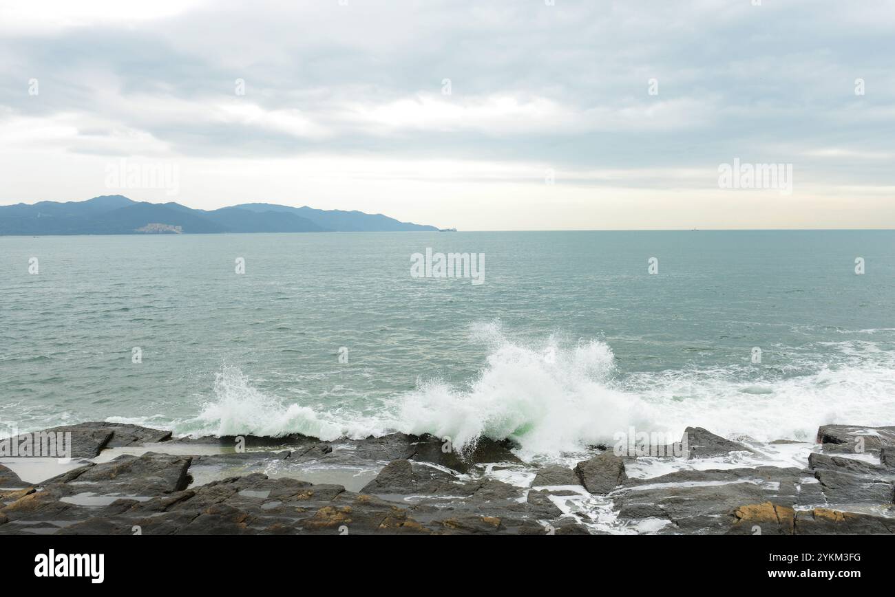 Rocky coastline in Tung Ping Chau island, Hong Kong Stock Photo - Alamy