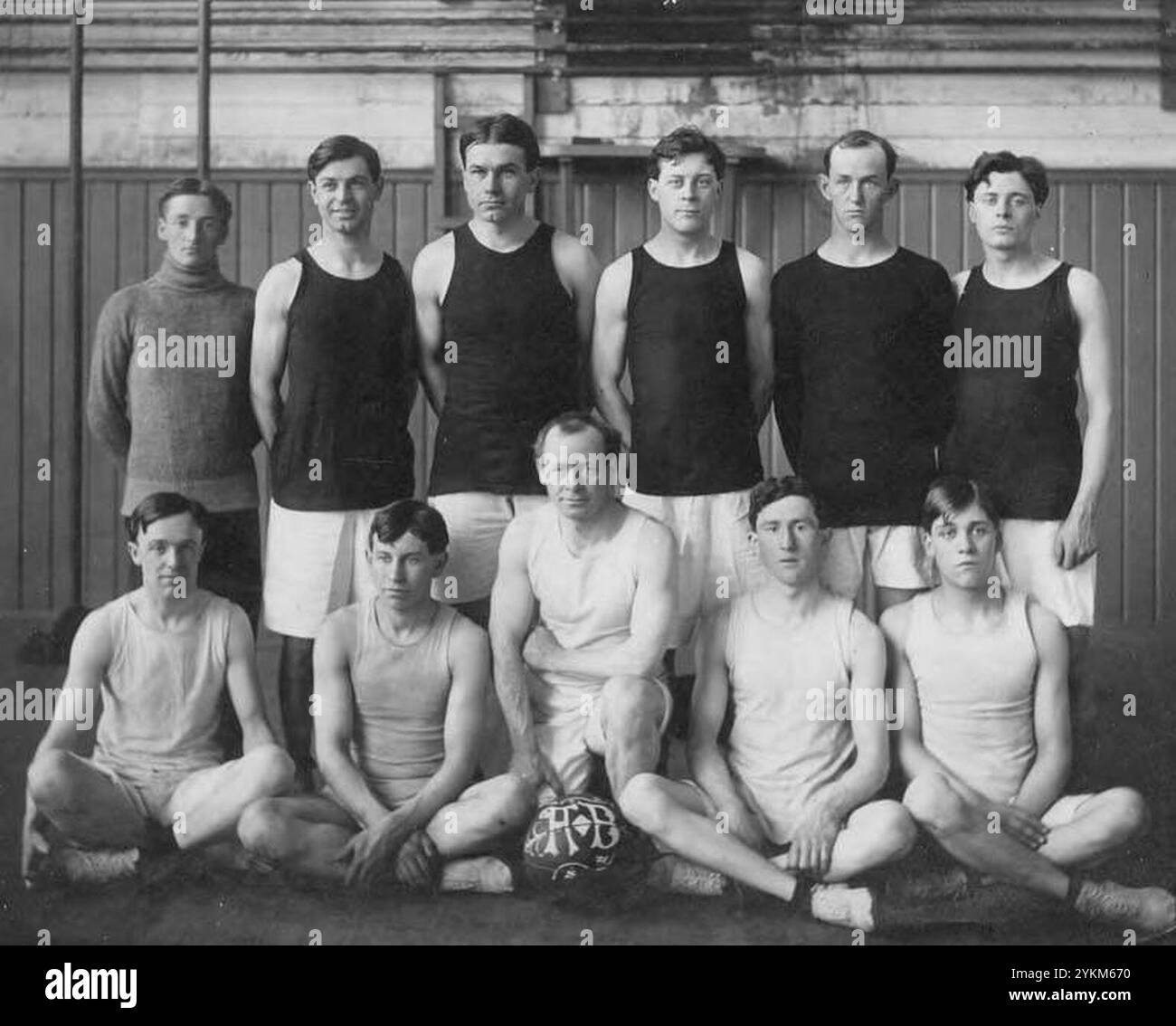 Basketball 1900 hi-res stock photography and images - Alamy