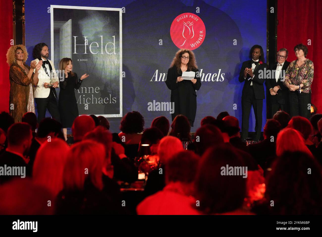 Toronto, Can. 18th Nov, 2024. Anne Michaels accepts the Giller Prize ...