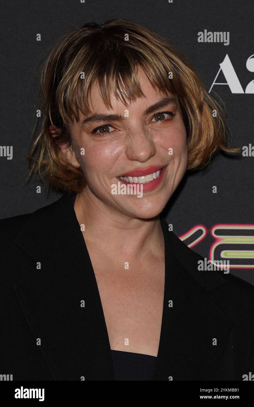 Ny. 18th Nov, 2024. Angela Trimbur at arrivals for Y2K Premiere, The ...