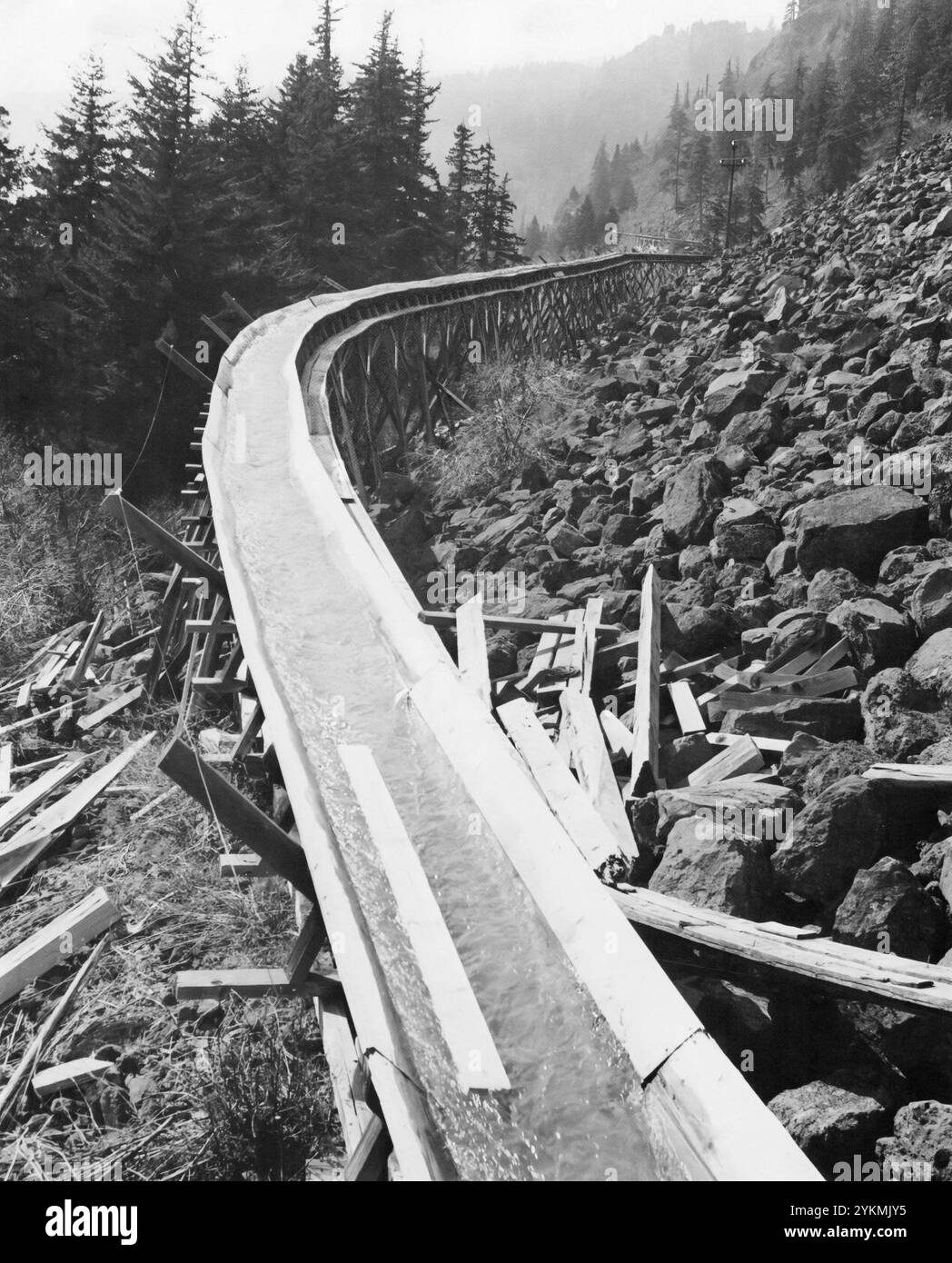 Lumber flume hi-res stock photography and images - Alamy