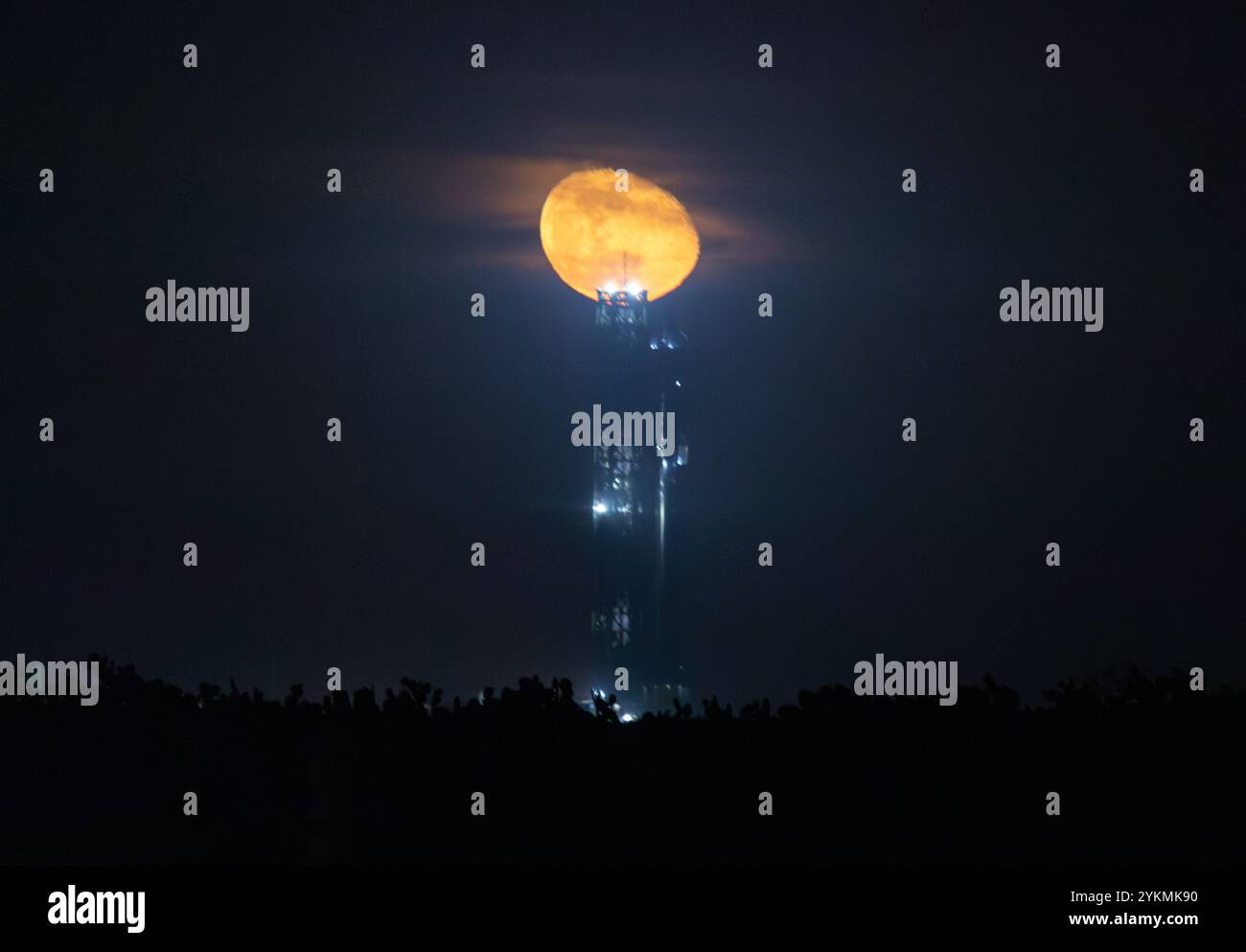 Boca Chica, USA. 18th Nov, 2024. November 18th moon rise around 8:30 PM ...