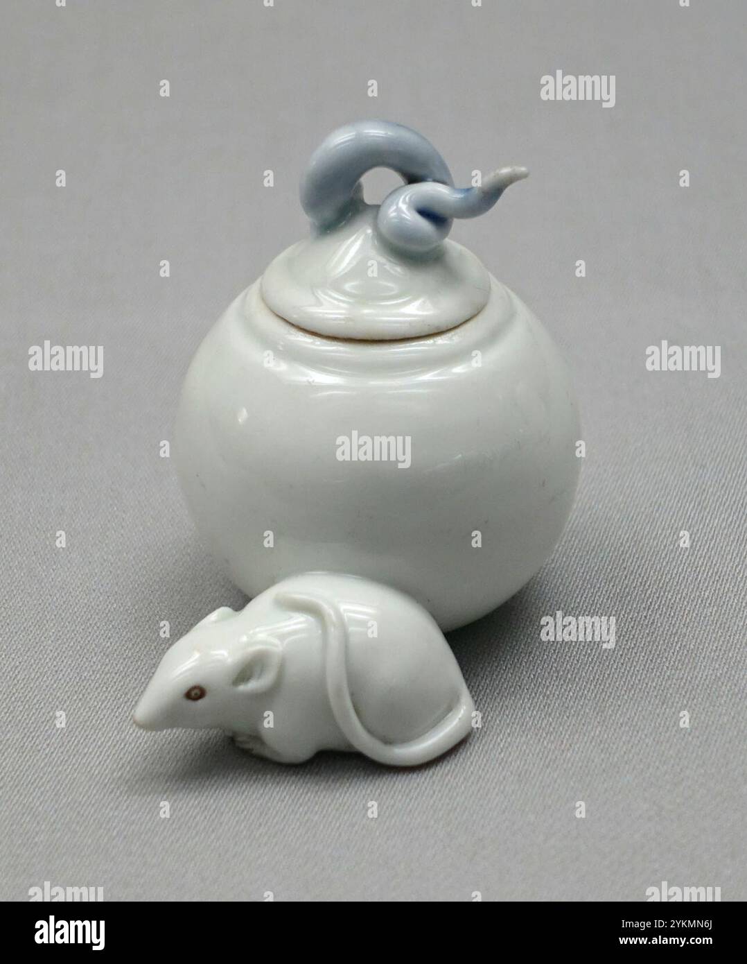 Brush cleaning vessel with sacred jewel and mouse design, Hirado ware ...