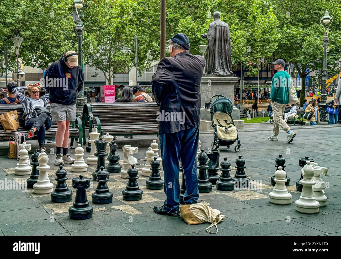 Giant outdoor chess set hi-res stock photography and images - Alamy