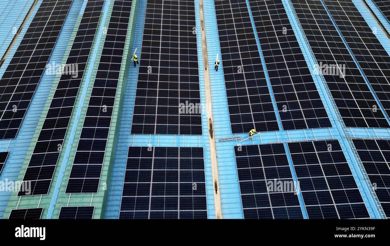 China roof pv hi-res stock photography and images - Alamy