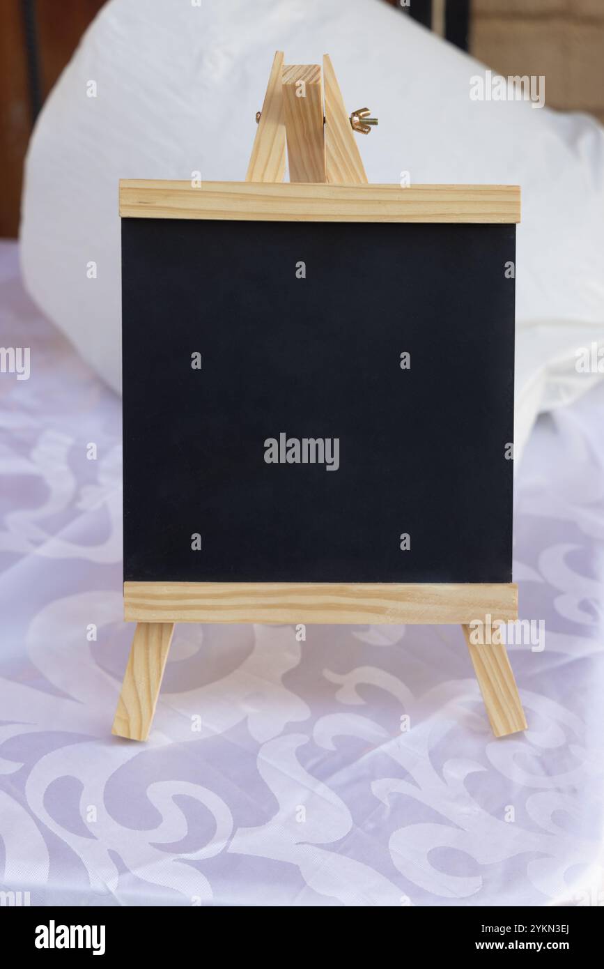 Message on black board hi-res stock photography and images - Alamy