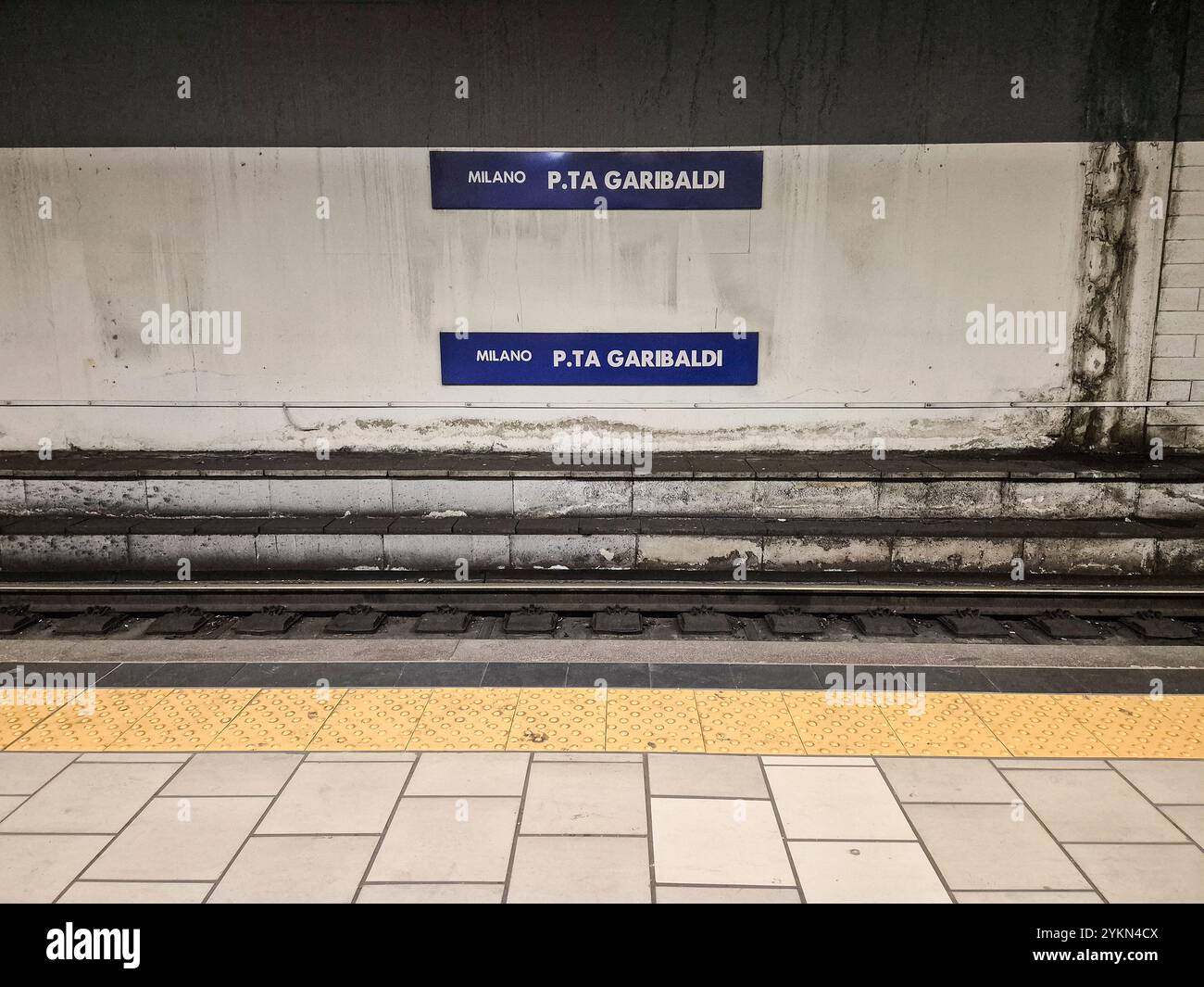 Interior garibaldi train station hi-res stock photography and images ...