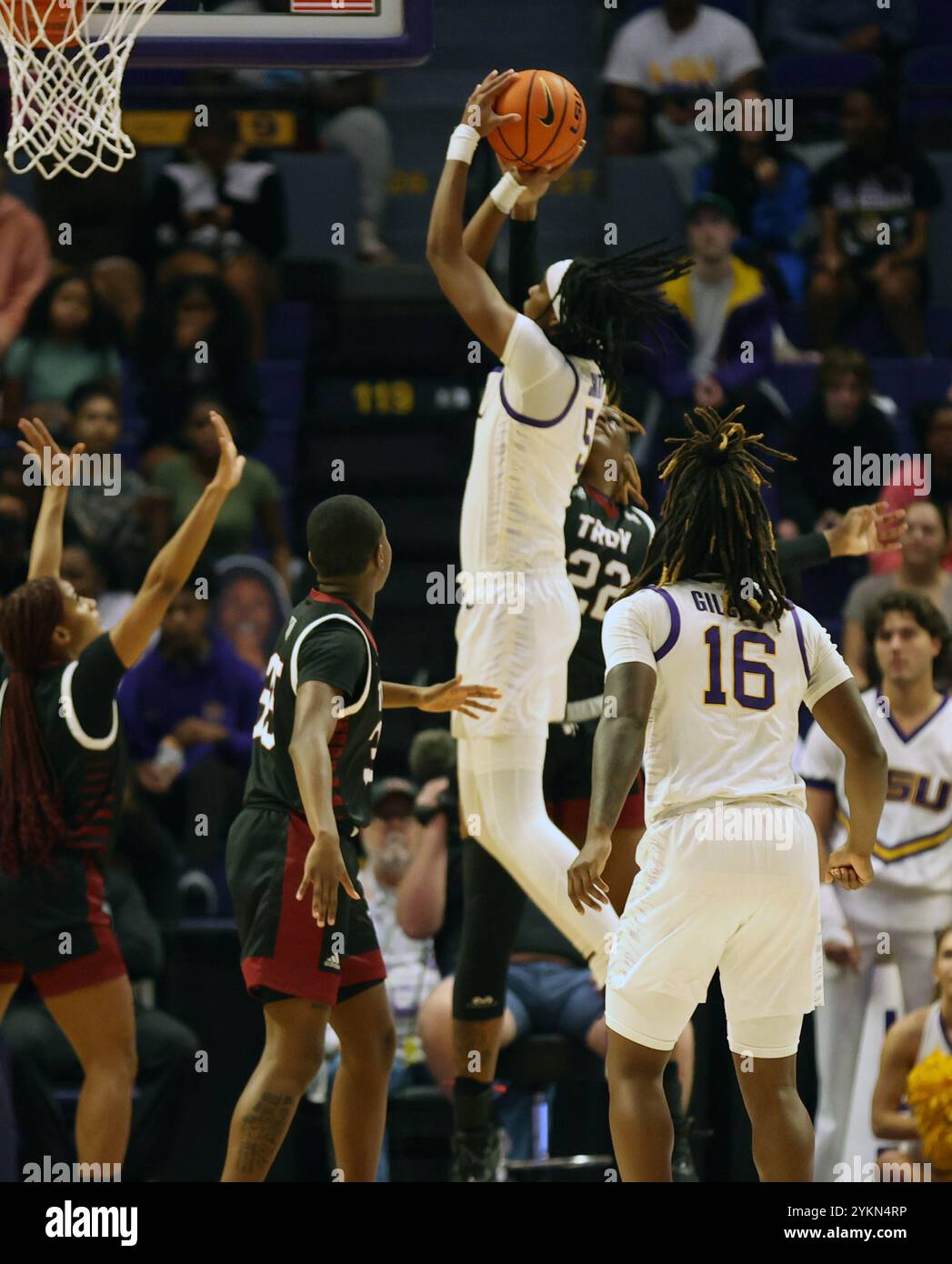 Baton Rouge, United States. 18th Nov, 2024. LSU Lady Tigers forward Sa ...