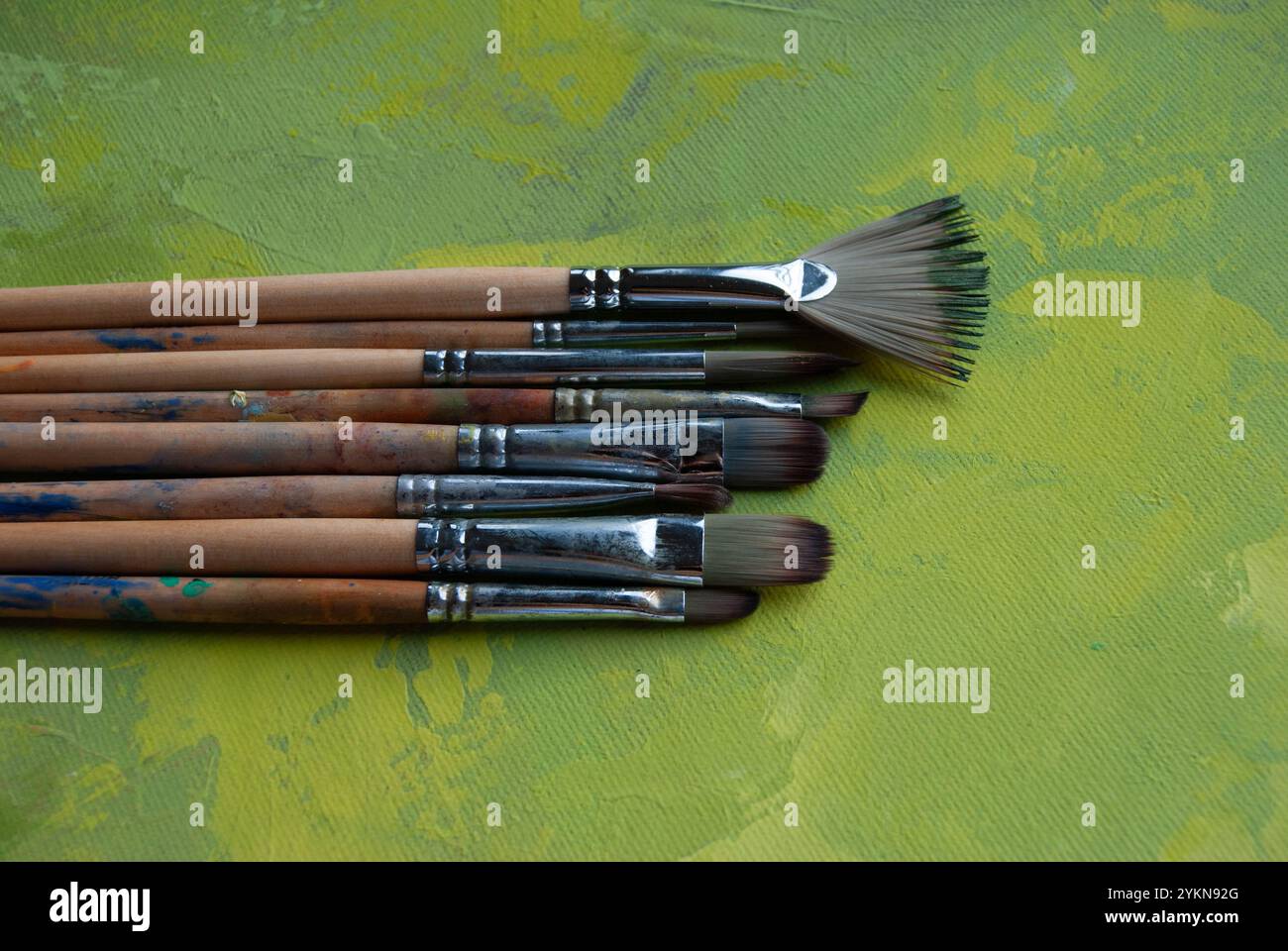 Gold acrylic paint brush strokes hi-res stock photography and images - Alamy