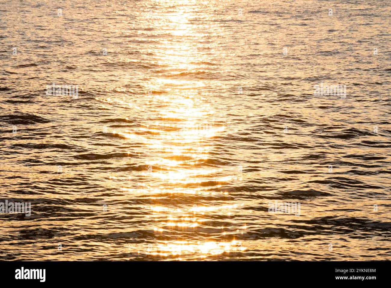 Slow motion summer sea waves hi-res stock photography and images - Alamy