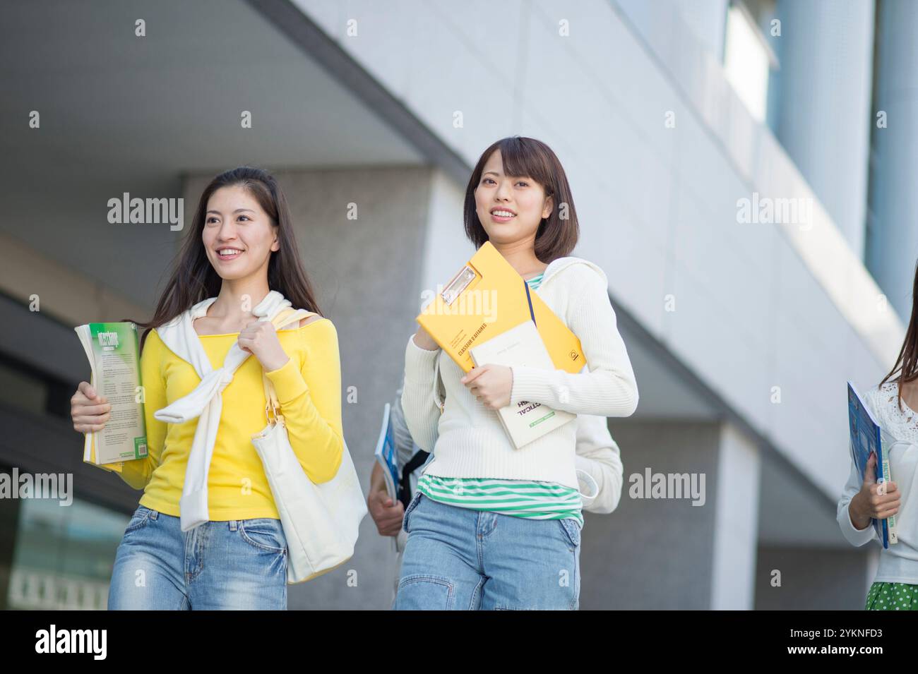 Japanese students running hi-res stock photography and images - Alamy