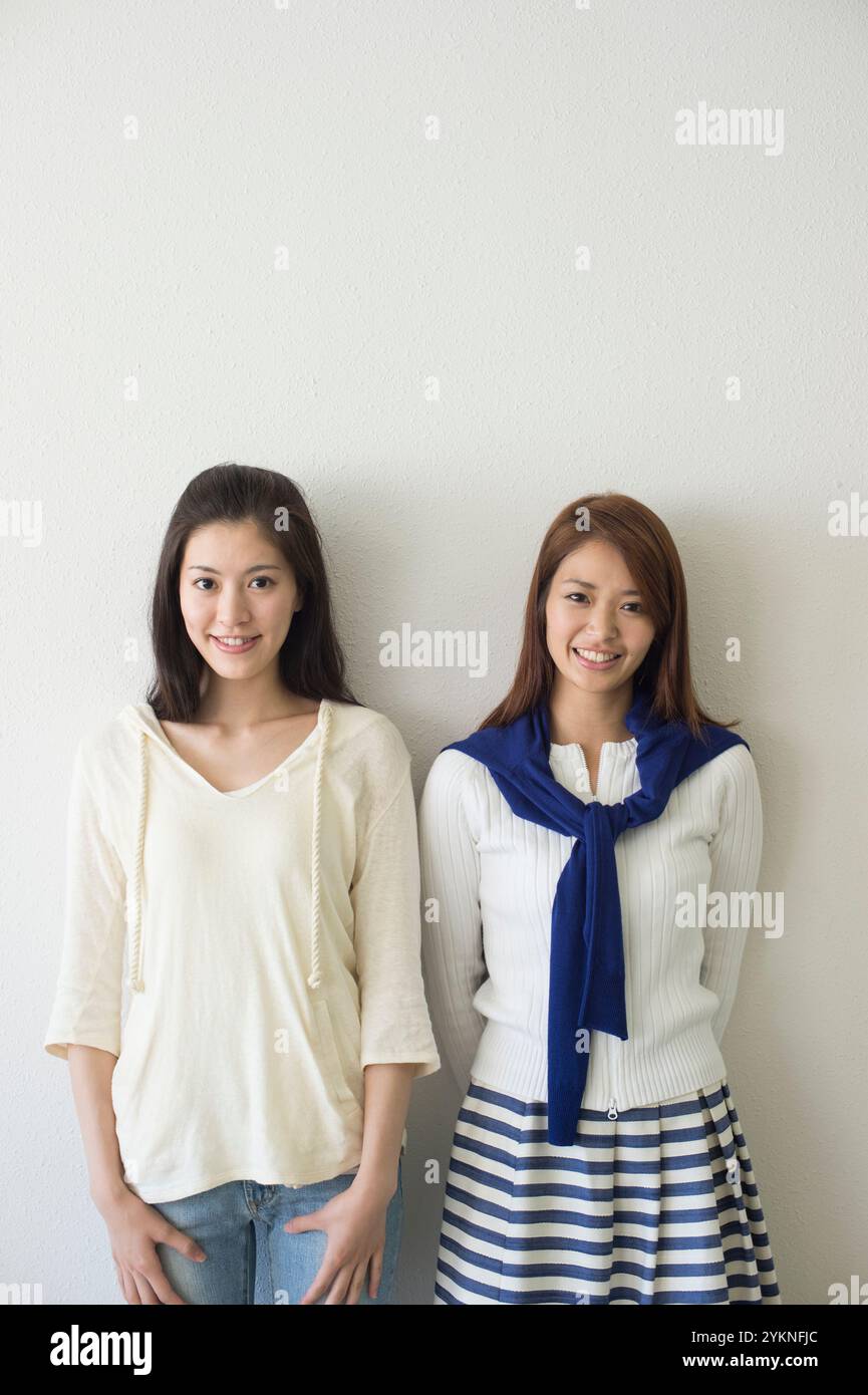 College friend student classmate hi-res stock photography and images ...