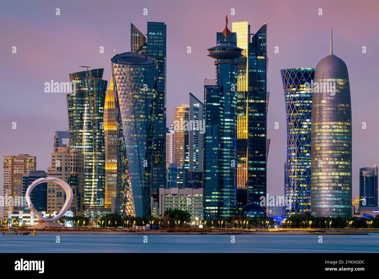Panoramic view corniche skyline doha hi-res stock photography and ...