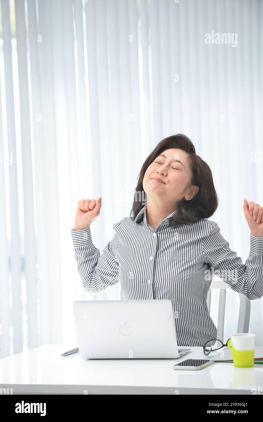 Standing tall desk hi-res stock photography and images - Alamy