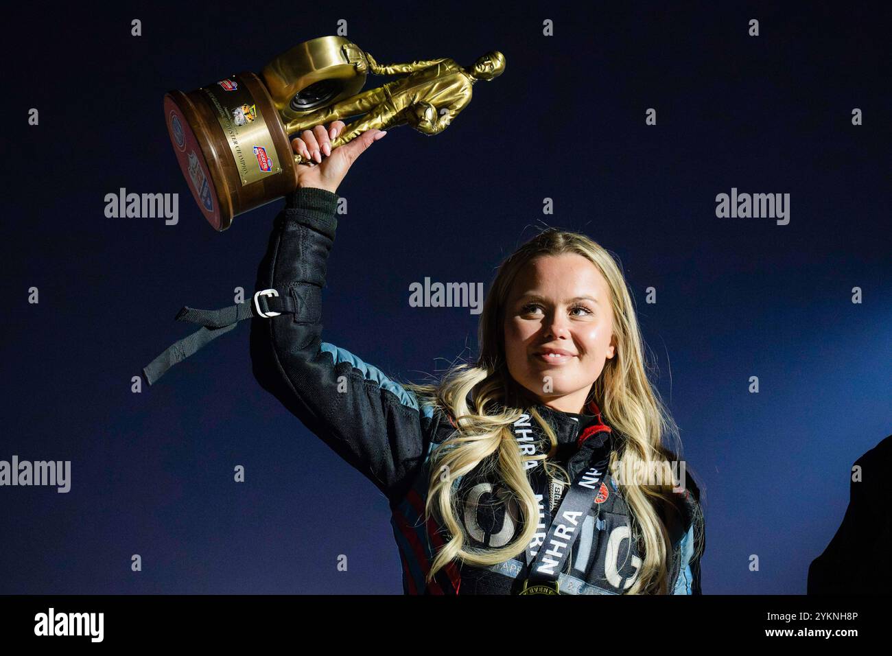 Pomona, United States. 17th Nov, 2024. Sienna Wildest shows off her ...