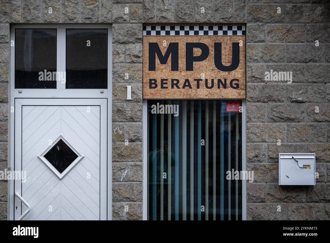 MPU Beratungsschild 18.11.24, Limburg: Symbolfoto, Illustrationsbild ...