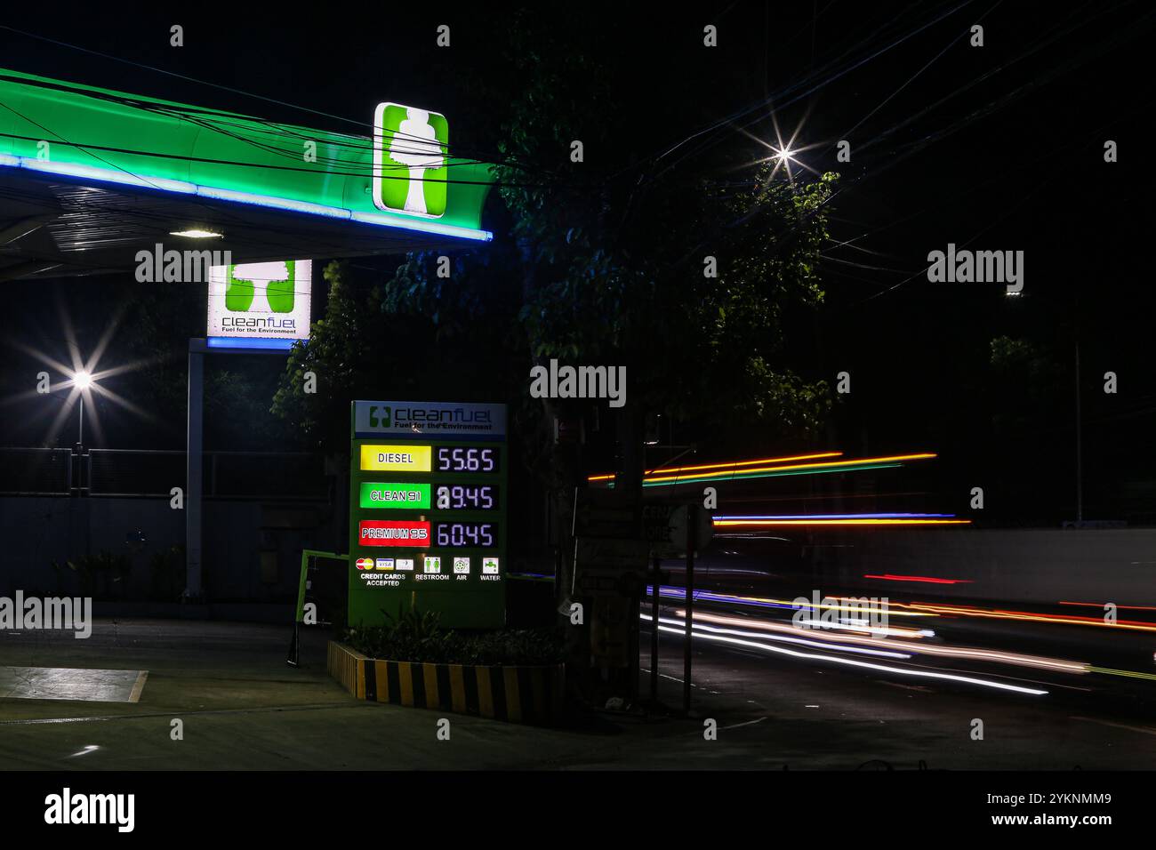 Filipino gas station hi-res stock photography and images - Alamy