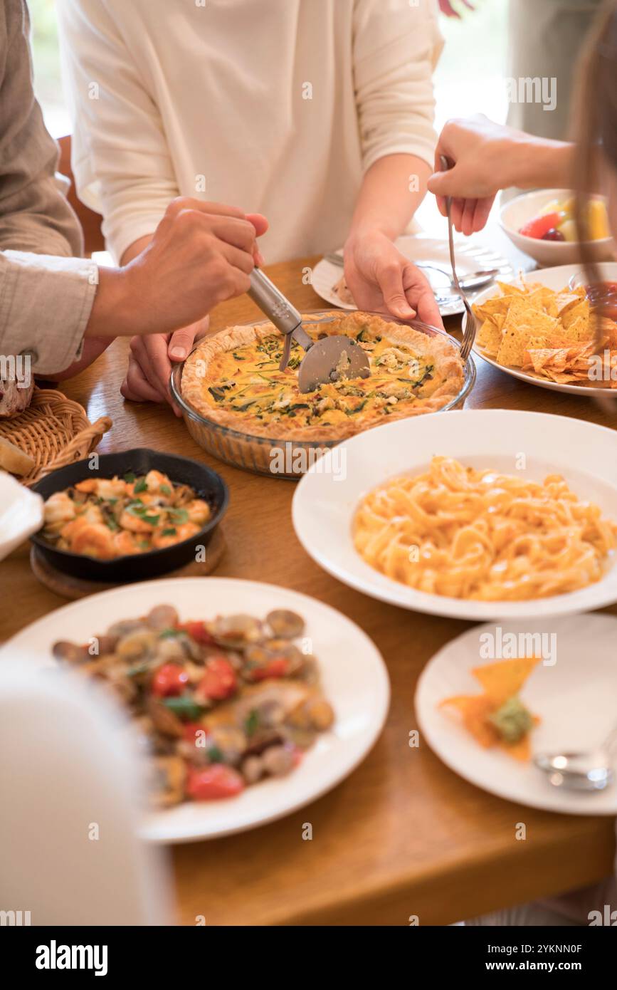Italian women and food hi-res stock photography and images - Alamy