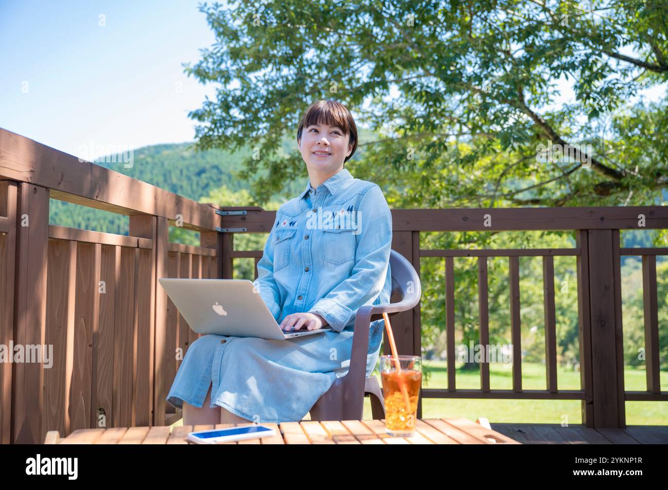 Woman working remotely on hi-res stock photography and images - Alamy