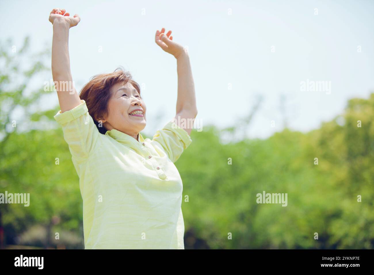 Woman reaching out her hand hi-res stock photography and images - Alamy