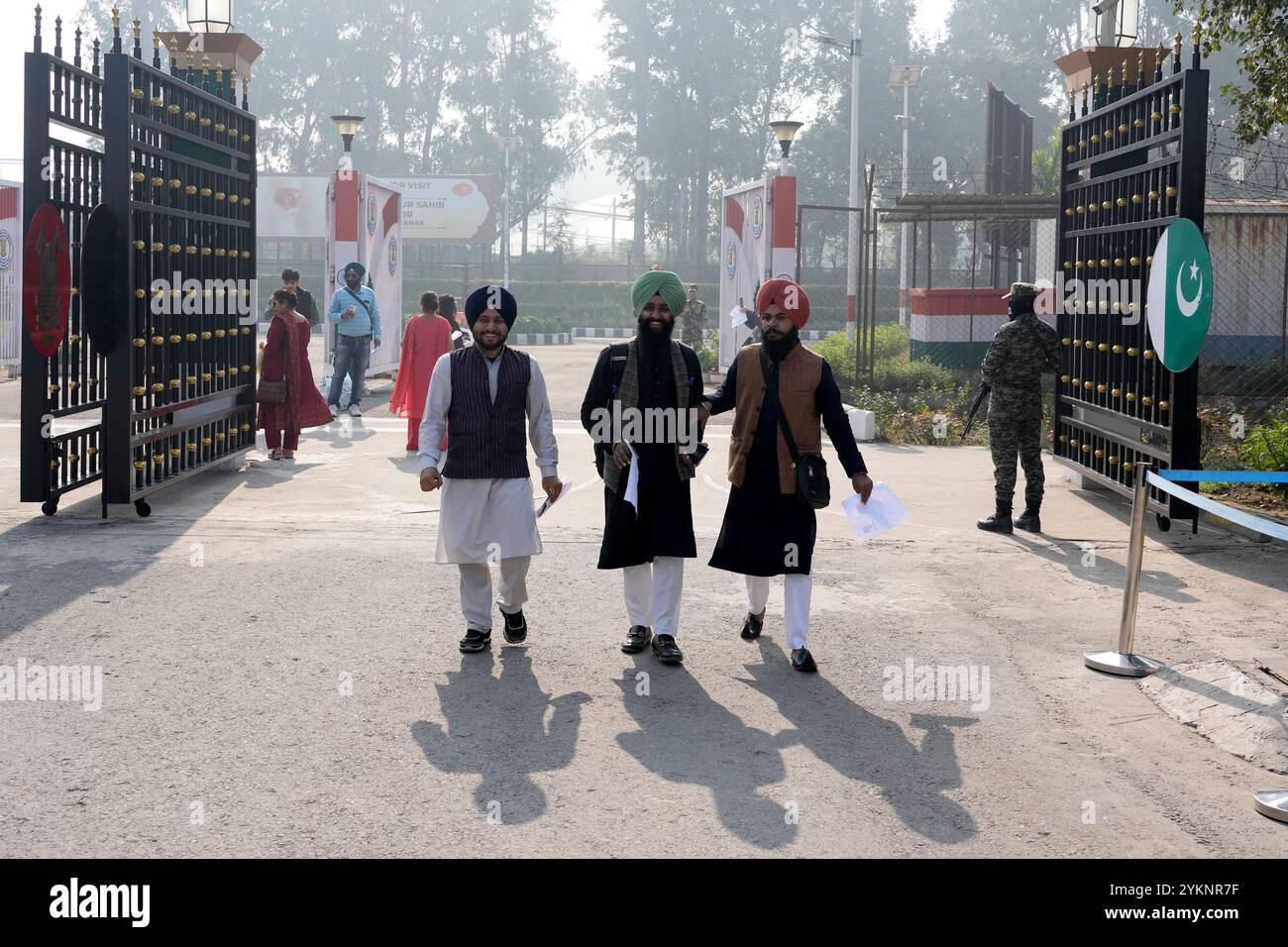 Indian Sikh pilgrims enter into Pakistan through Kartarpur border ...