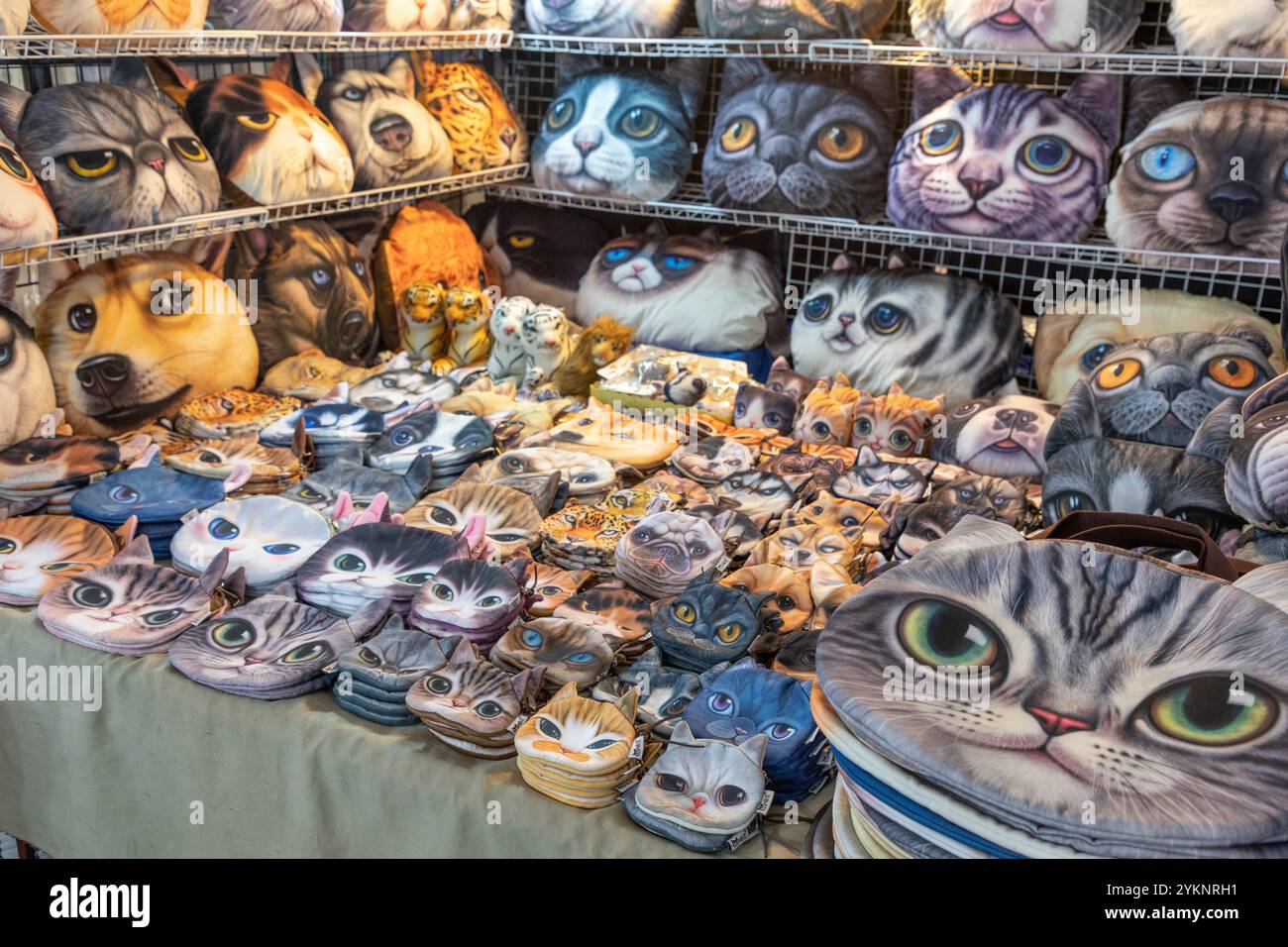 Bag bazaar hi-res stock photography and images - Alamy