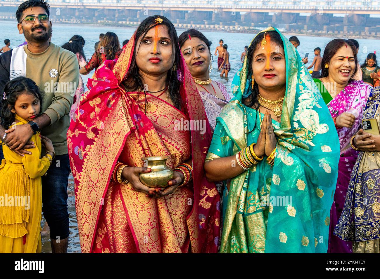 Traditional chhath puja ceremony devotee hi-res stock photography and ...