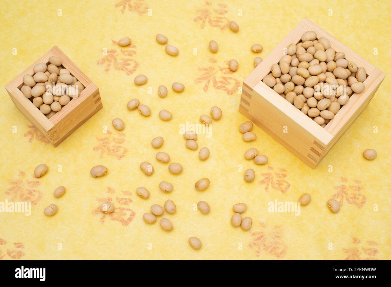 Roasted soybeans in a box Stock Photo - Alamy