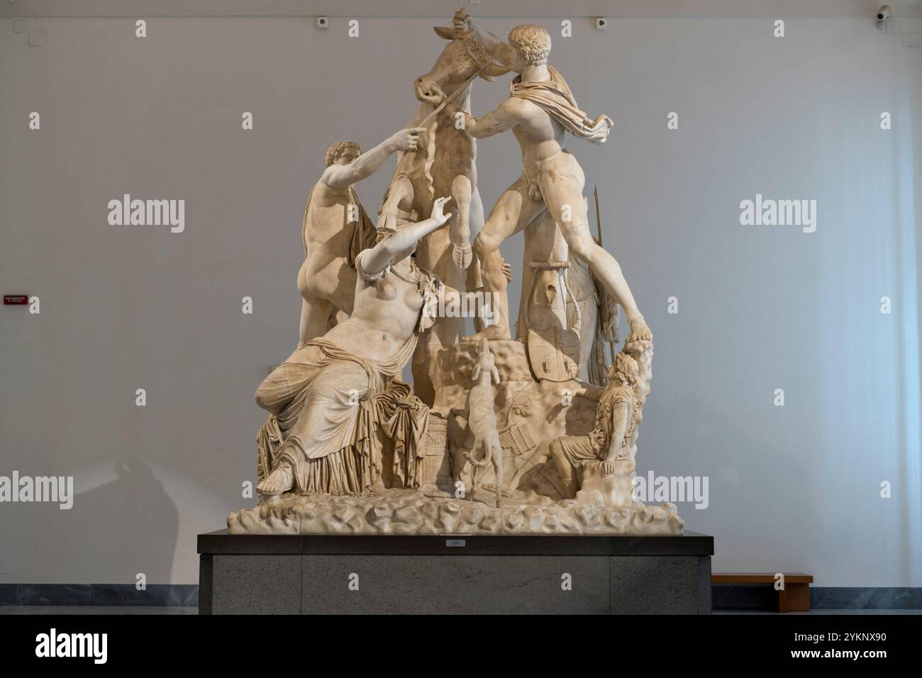 Farnese bull statue hi-res stock photography and images - Alamy