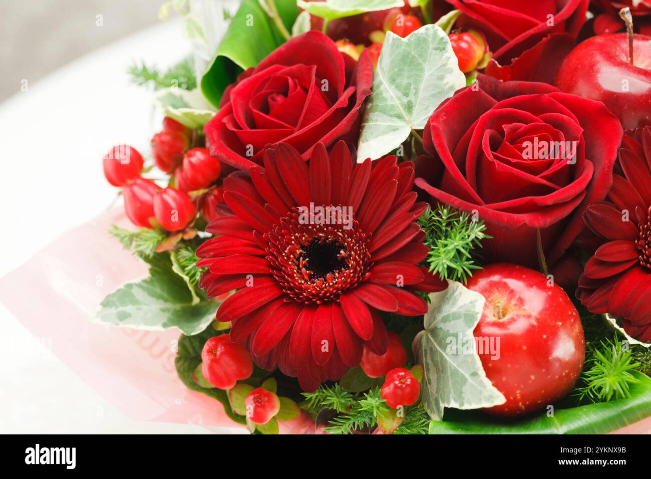 Red floral arrangement Stock Photo - Alamy