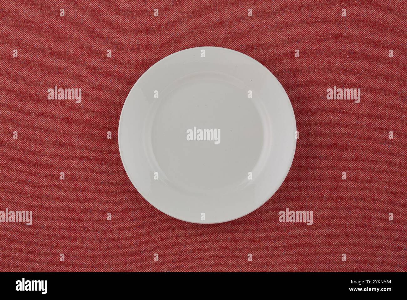 Simple white cloth hi-res stock photography and images - Alamy
