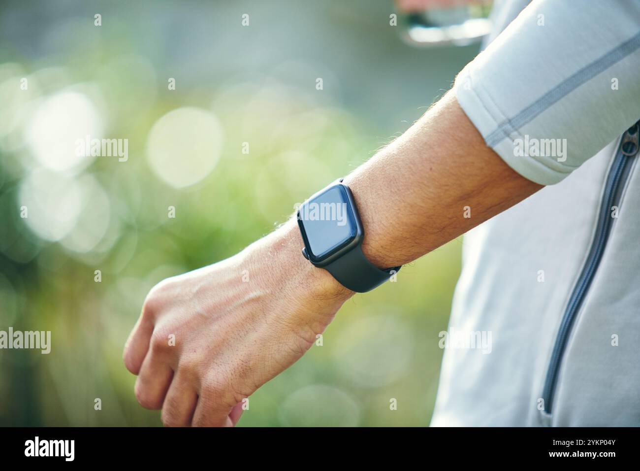 Man wearing sports wear hi-res stock photography and images - Alamy