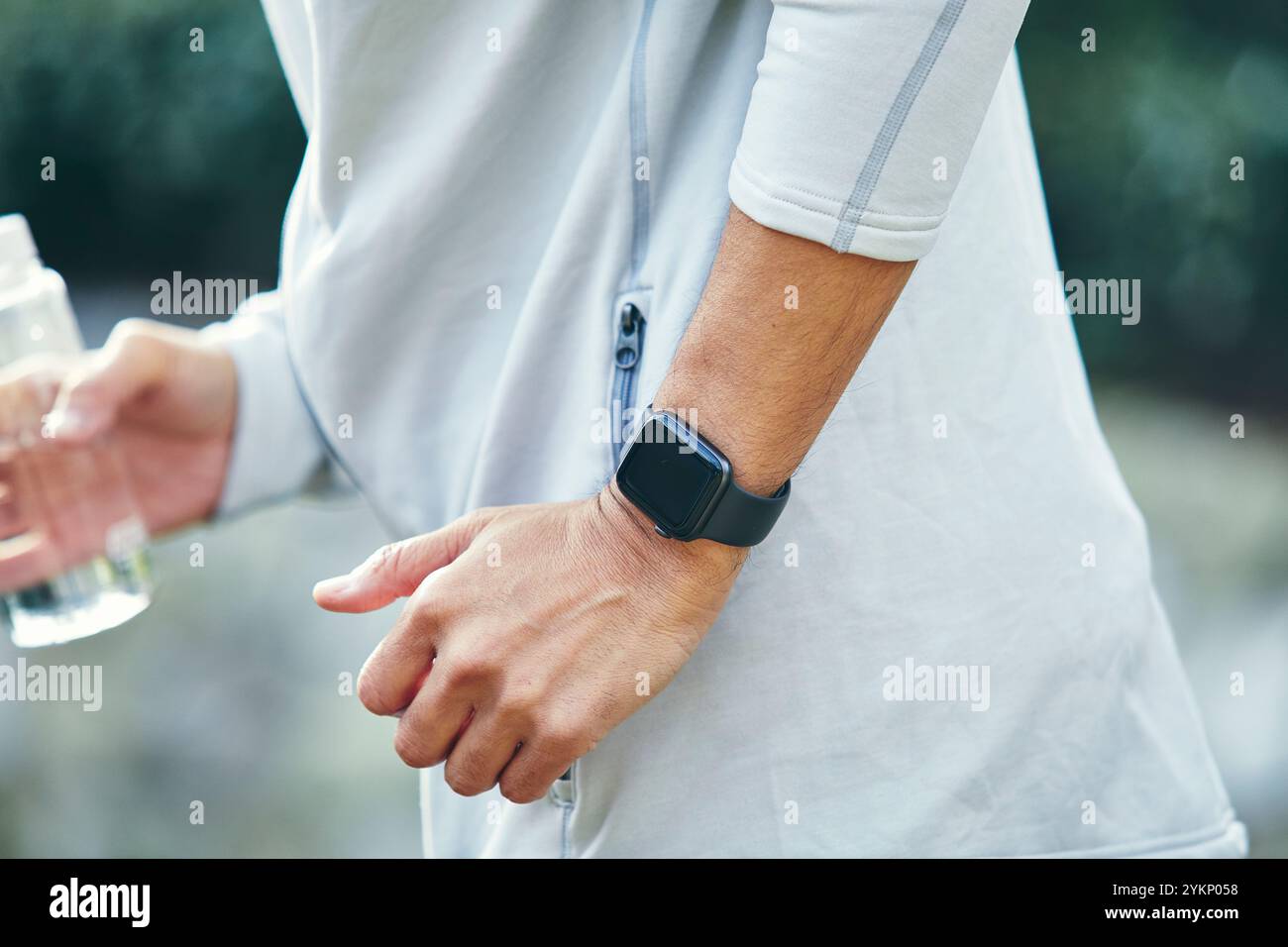 Man wearing sports wear hi-res stock photography and images - Alamy
