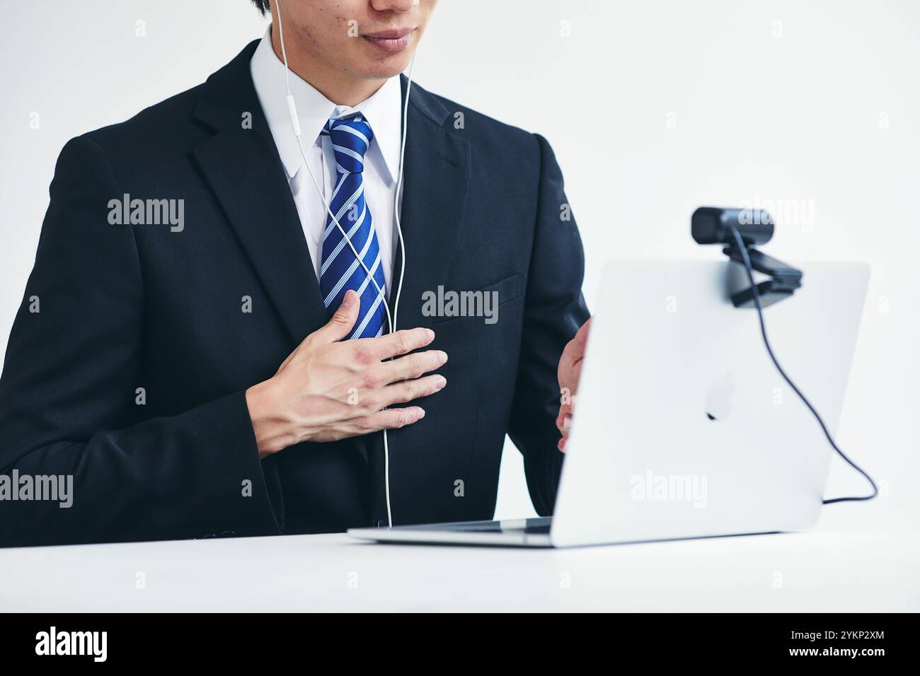 Webcam speaking hi-res stock photography and images - Alamy