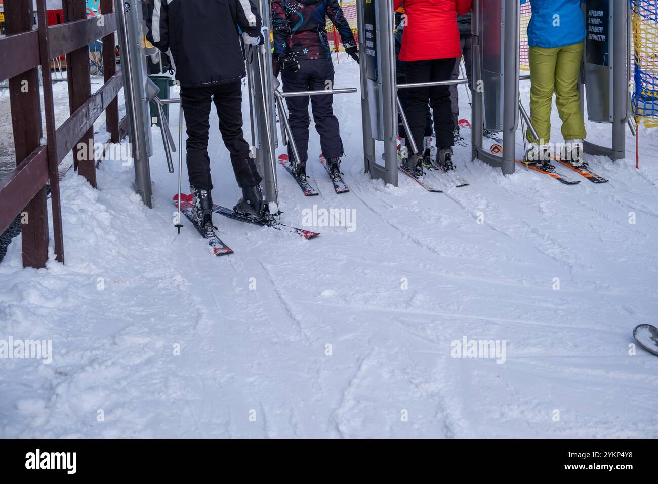 Group of skiers in a race hi-res stock photography and images - Alamy